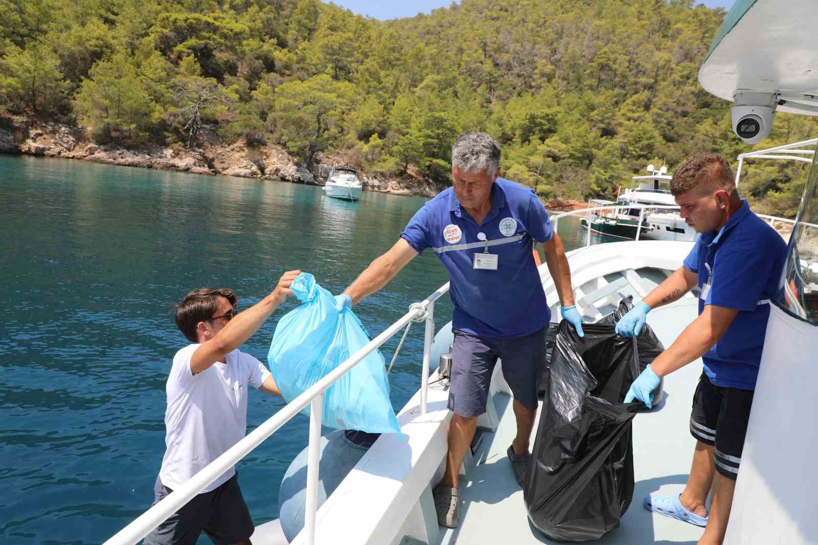 Büyükşehir atık alım tekneleri günlük 20 bin litre pis suyun ...
