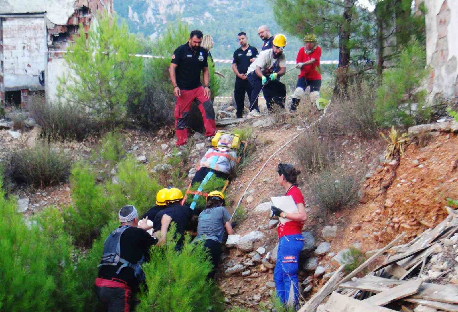 UMKE gönüllülerine komando eğitimi - Bodrum Kapak Haber - Bodrum Haberleri