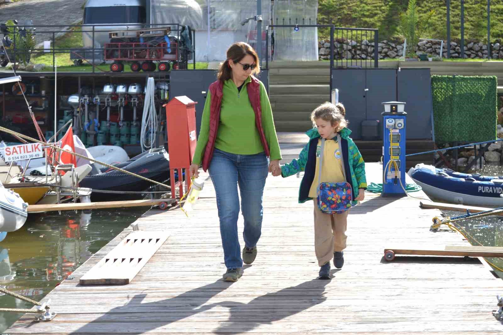 Devri Alem’in ardından çocuklarının okulu için Fethiye’de demir attılar ...
